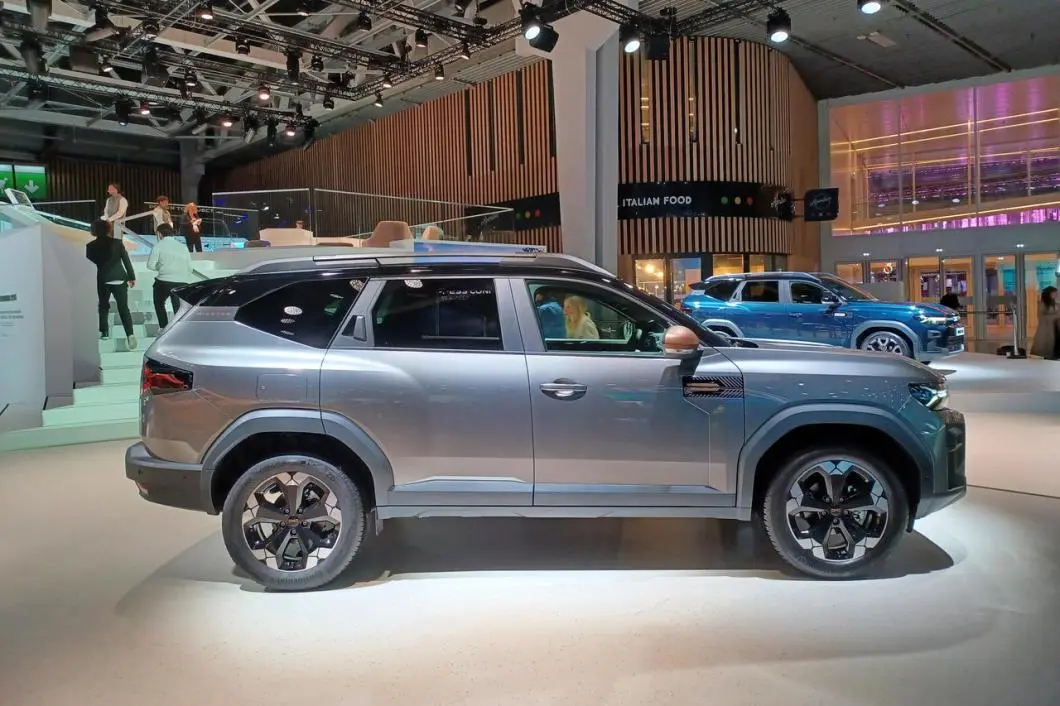 Diverse-Dacia-Models-at-the-2024-Paris-Motor-Show