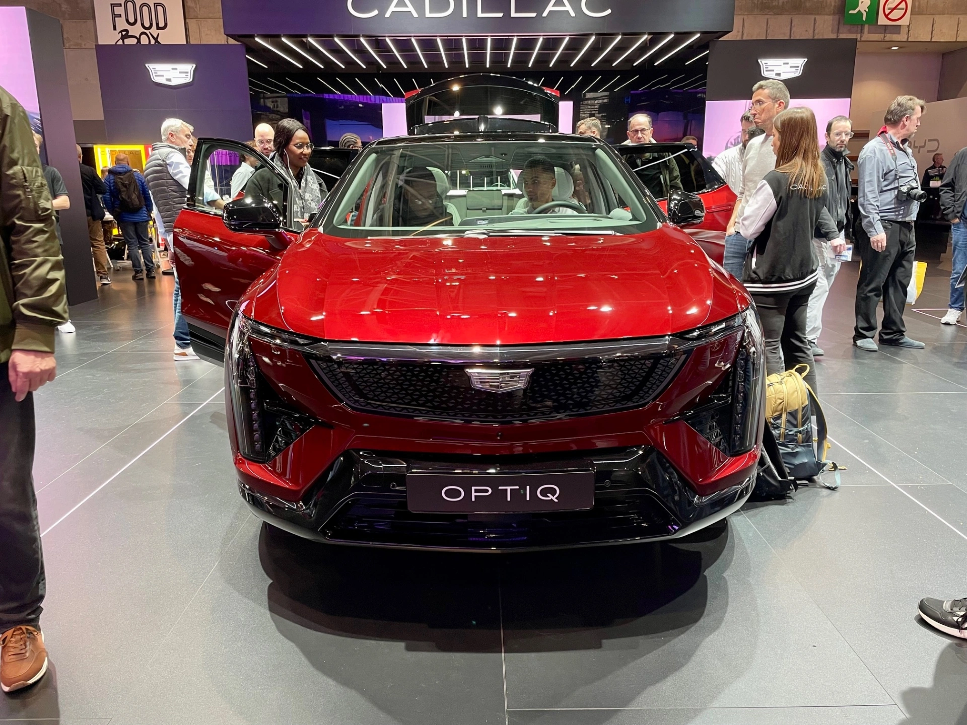 Cadillac-Showcases-Fully-Electric-Vehicles-at-2024-Paris-Motor-Show